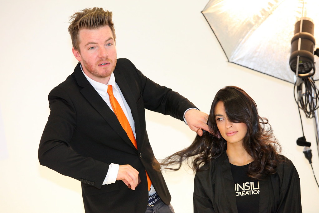 Lời nhắn gửi từ các 'phù thủy tóc' Hollywood