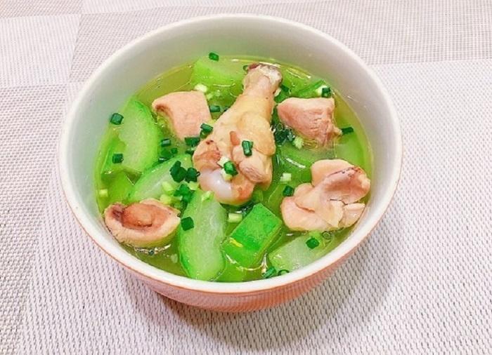 Bí xanh ngon, bổ nhưng một số người cần hạn chế ăn | TRUNG TÂM Y TẾ KHU ...