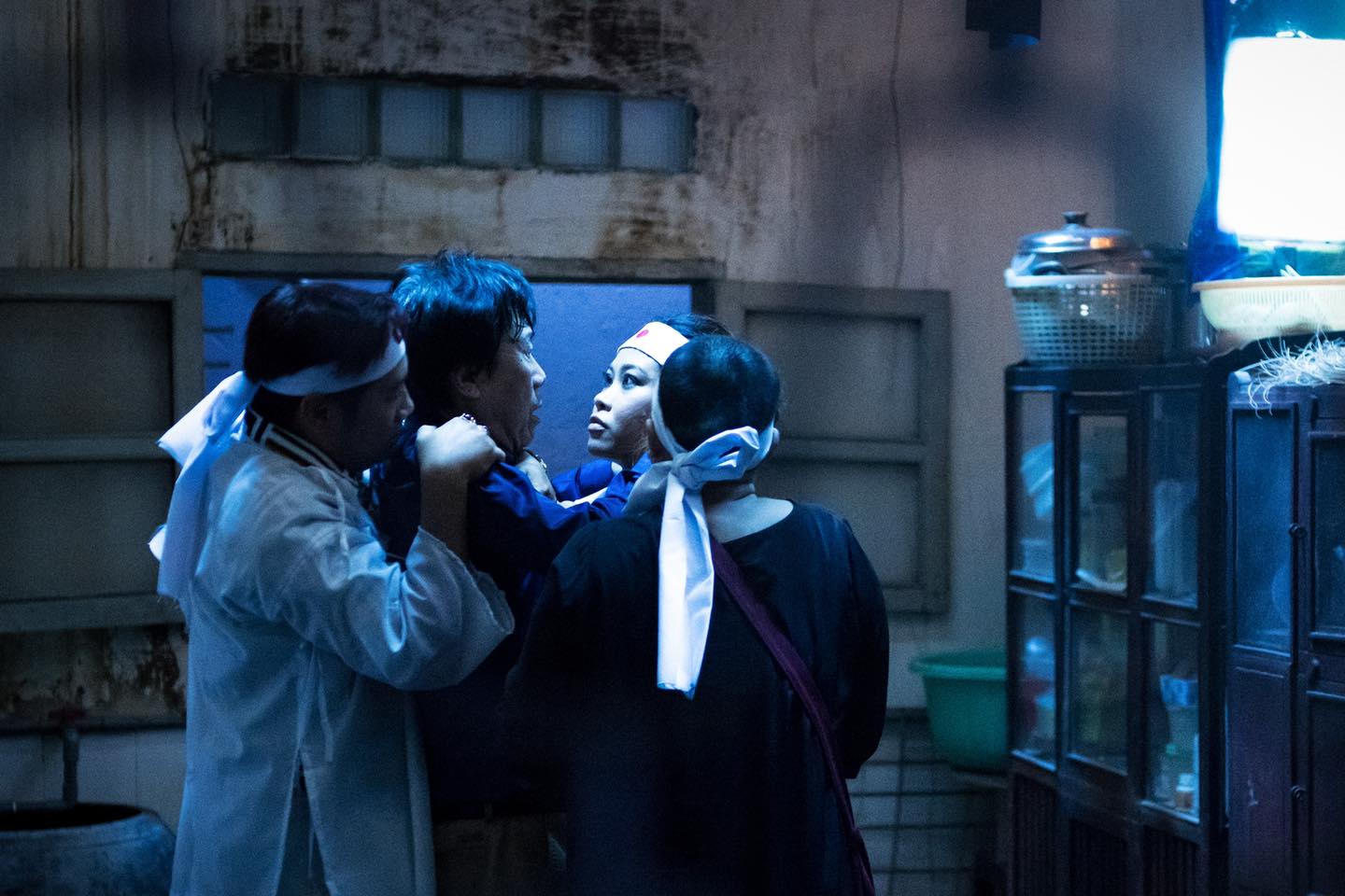 'Đêm tối rực rỡ' là phim hay nhất năm 2022: Có quá khen?