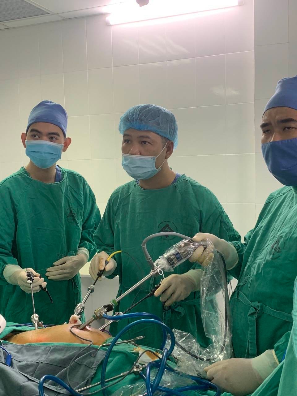 Bệnh nhân mắc U lympho không Hodgkin giai đoạn IVE được điều trị bằng ...