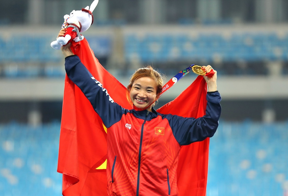 Mẹ ruột ‘nữ hoàng điền kinh’ Nguyễn Thị Oanh: Chỉ sợ con ngất khi đang chạy