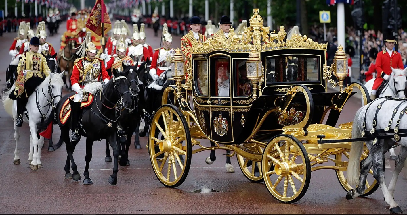 Những biểu tượng vô giá trong lễ đăng quang của Vua Charles III