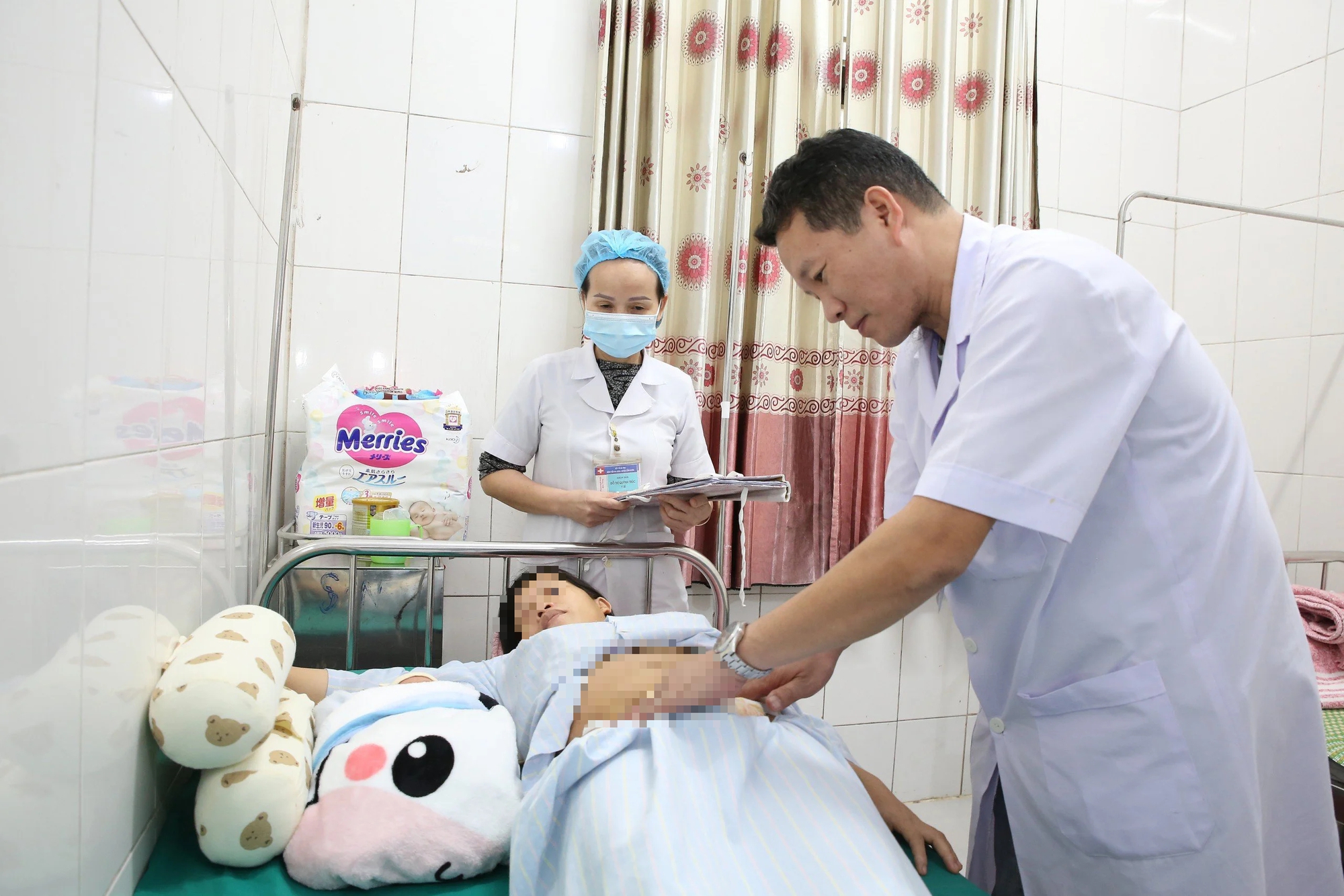 Cứu sống mẹ con sản phụ bị rau bong non thể nặng