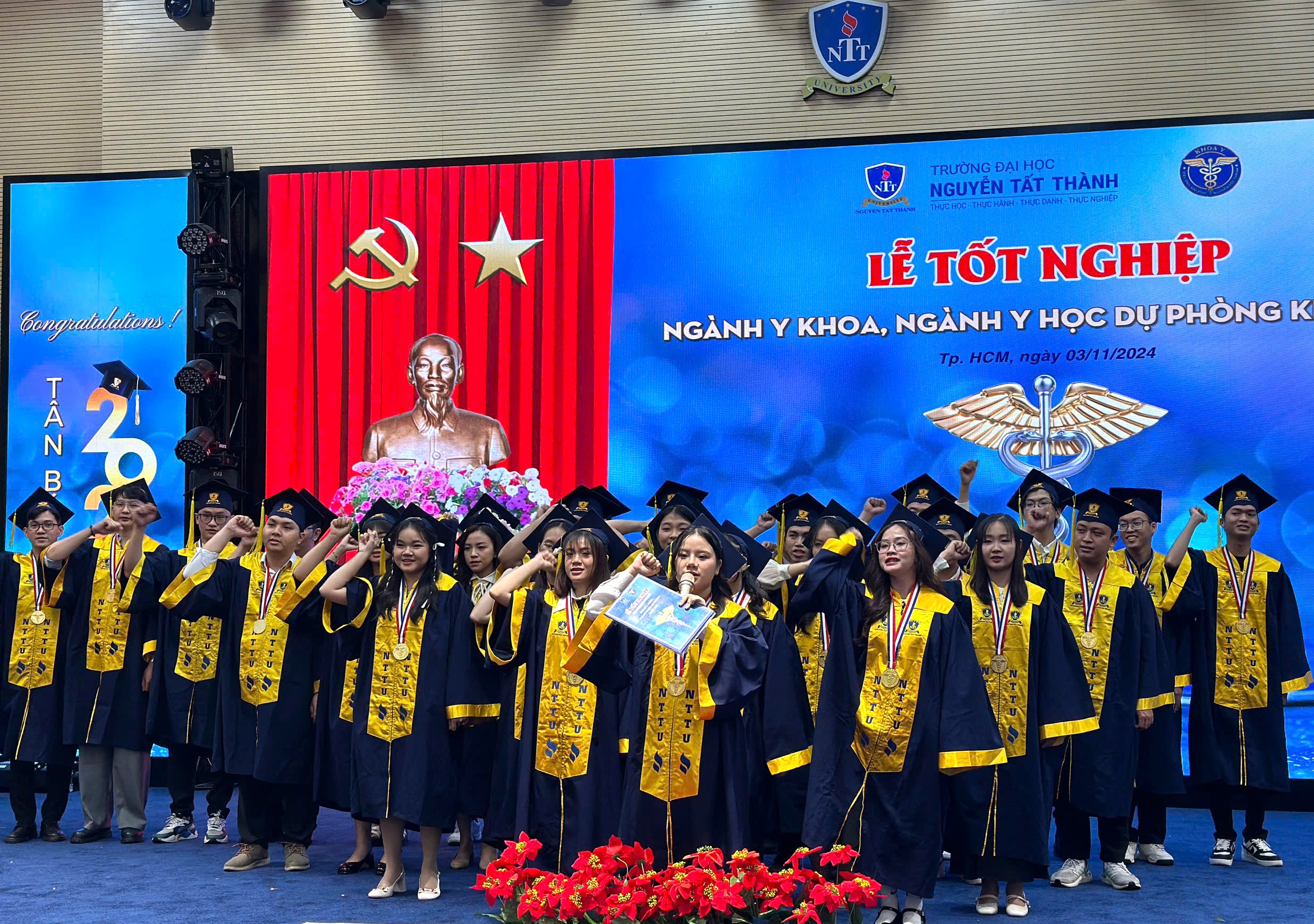 Sinh viên Khoa Y khóa đầu tiên của Trường ĐH Nguyễn Tất Thành nhận bằng ...