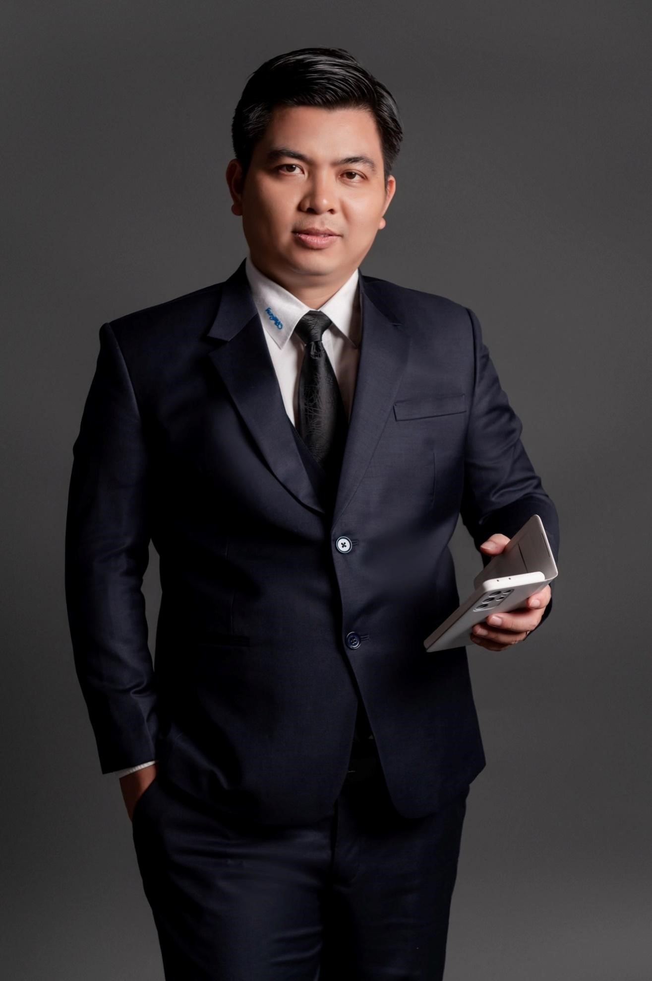 Vũ Long chia sẻ cách giữ giọng khỏe vang để giao tiếp ấn tượng