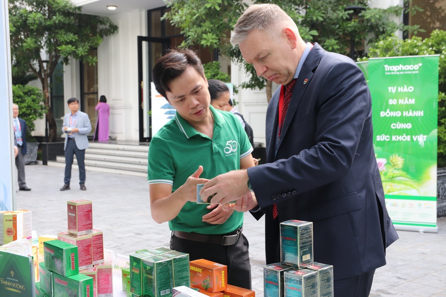 Đưa thương hiệu Traphaco ngày càng lớn mạnh với Đông dược cao cấp Tân ...