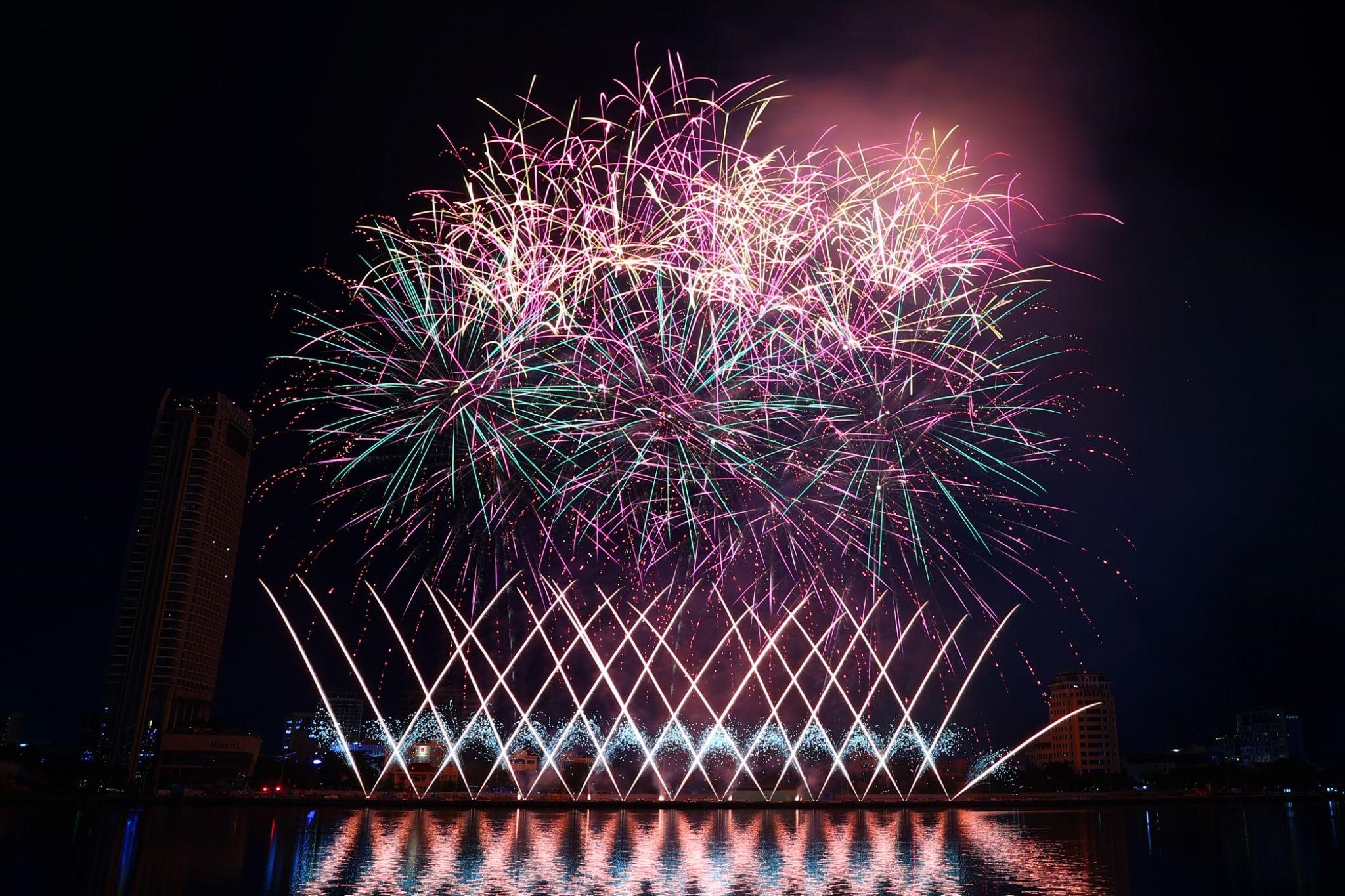 DIFF 2024 tiếp tục vẽ nên những tuyệt tác trên bầu trời Đà Nẵng trong ...