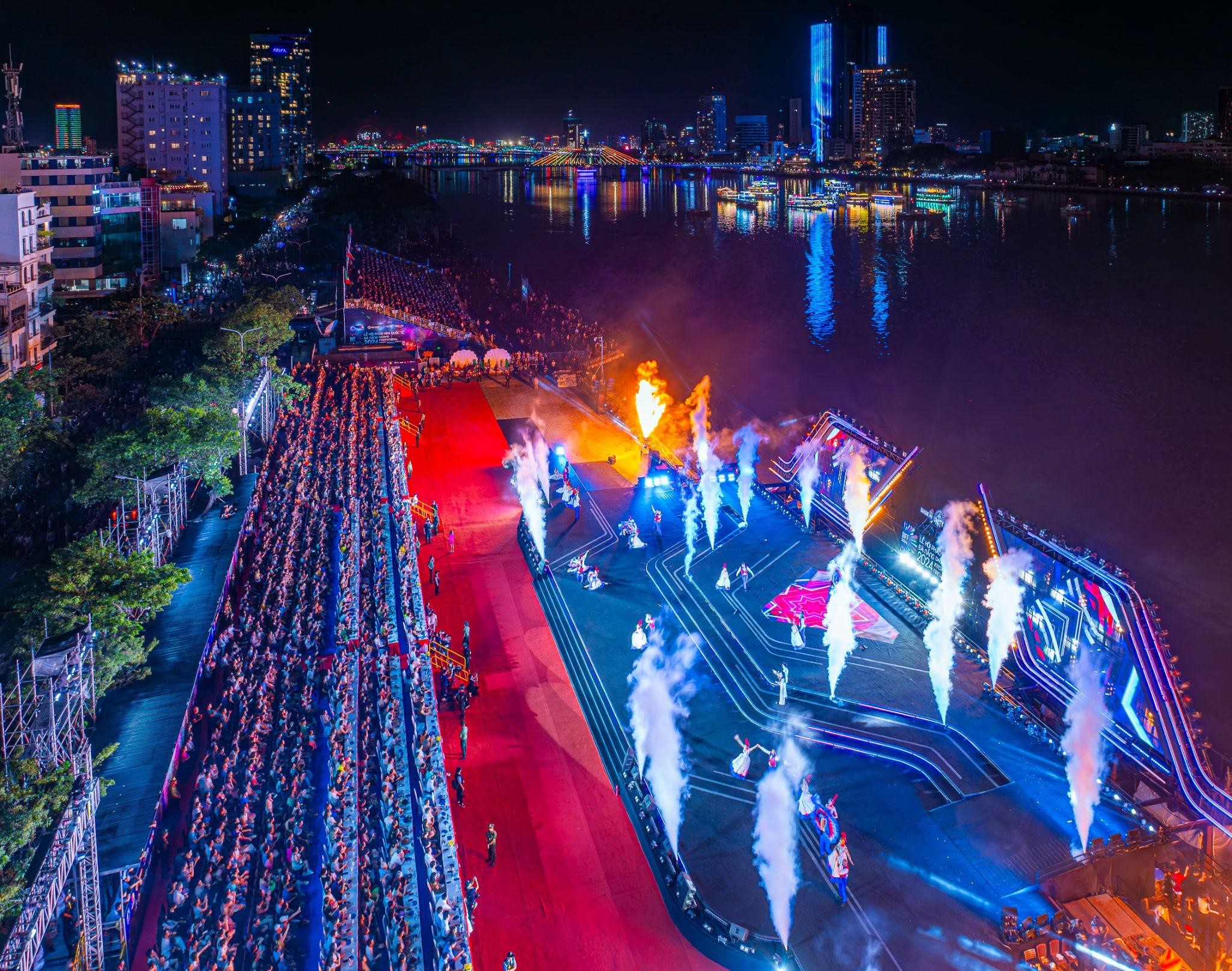 DIFF 2024 tiếp tục vẽ nên những tuyệt tác trên bầu trời Đà Nẵng trong ...