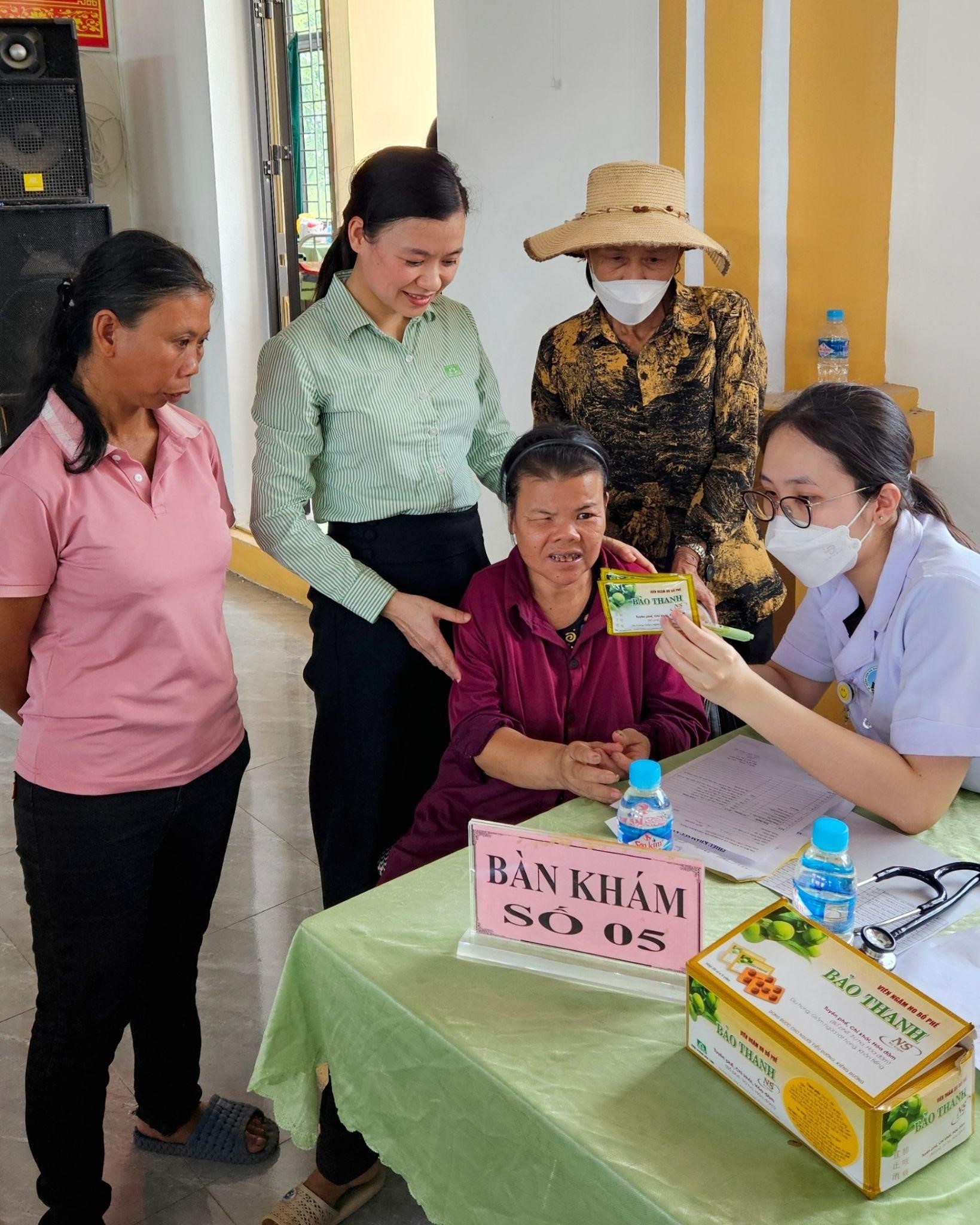 Dược phẩm Hoa Linh tri ân gia đình chính sách, người có công với cách ...