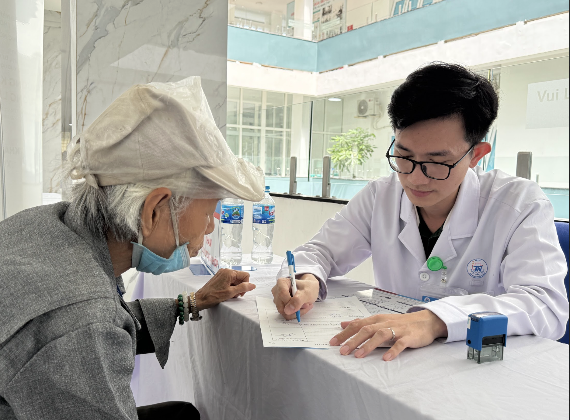 With rapid aging, Ho Chi Minh City is moving towards a long-term care ...