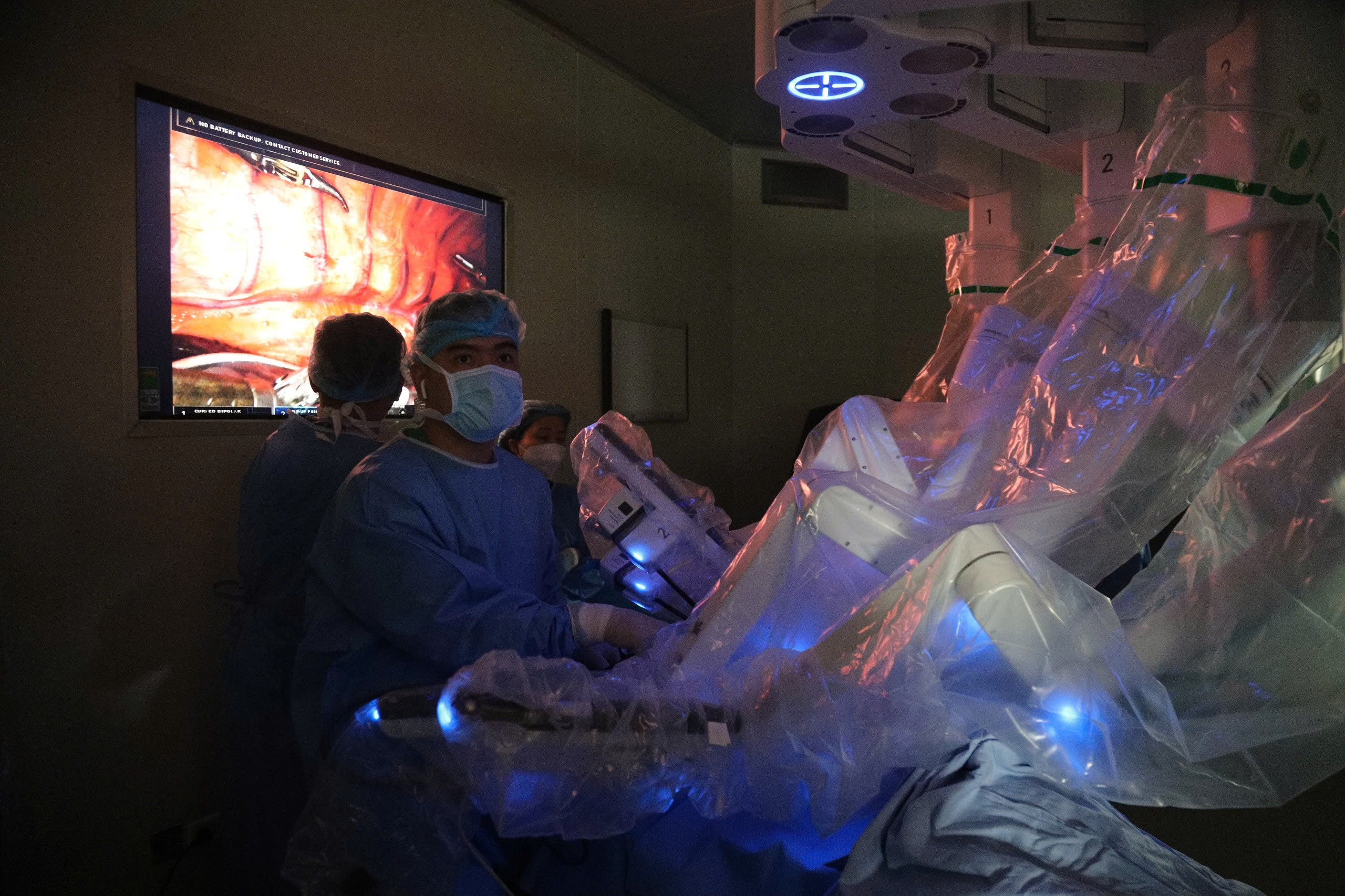 Tiến bộ của phẫu thuật nội soi robot xâm lấn tối thiểu trong điều trị ...