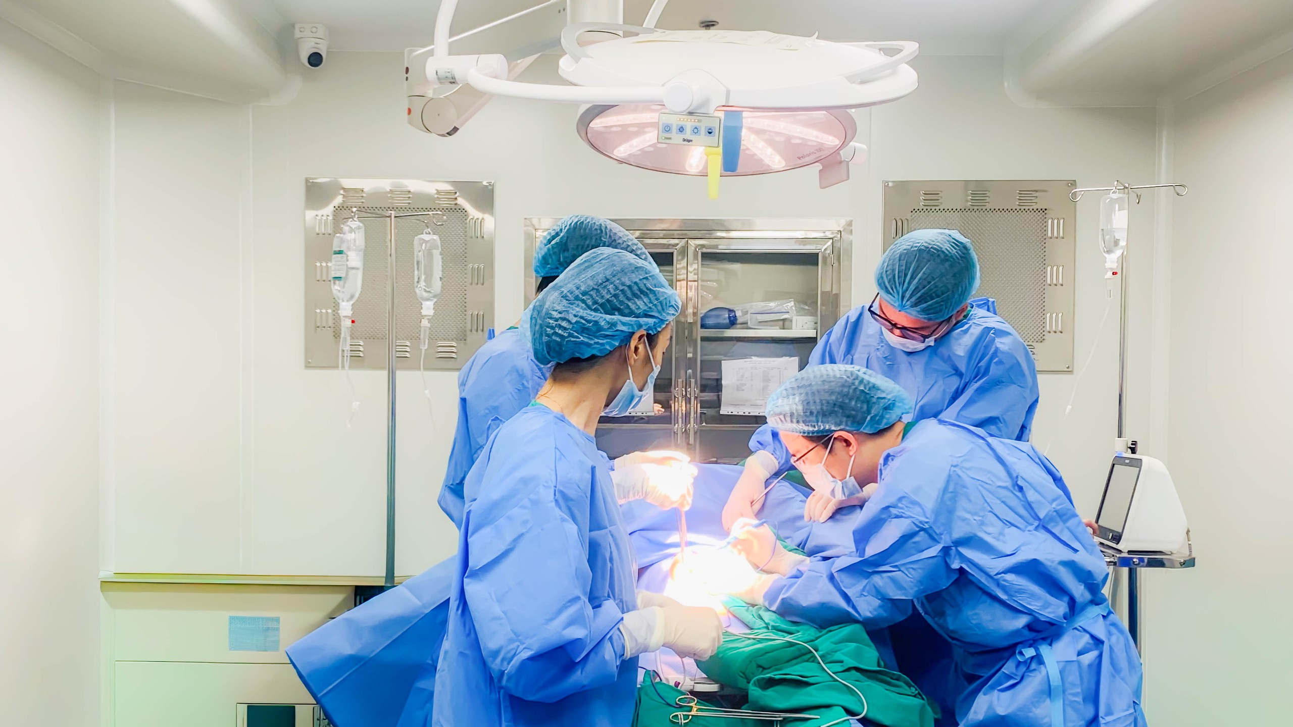 Viet Duc Friendship Hospital signs professional cooperation agreement ...