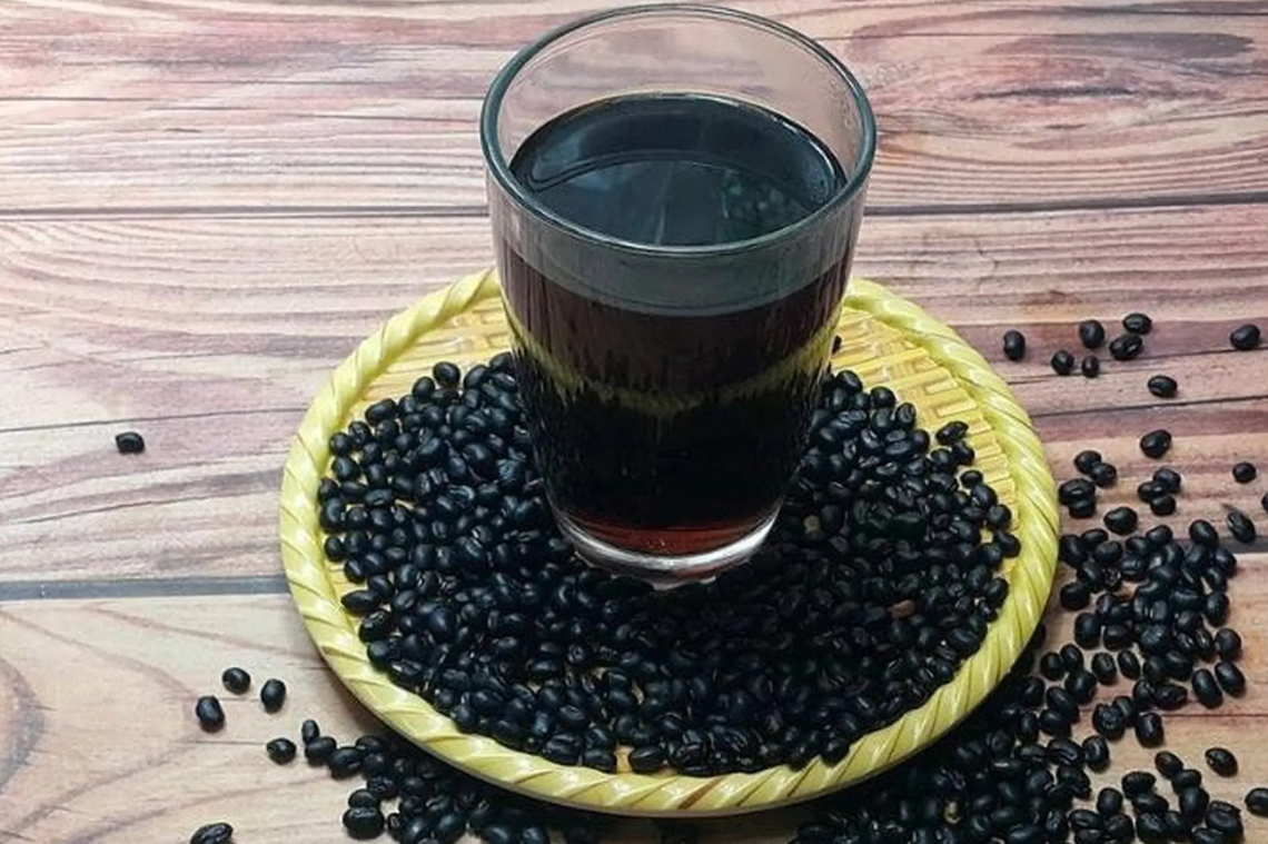 2 thời điểm tốt nhất để uống nước đậu đen