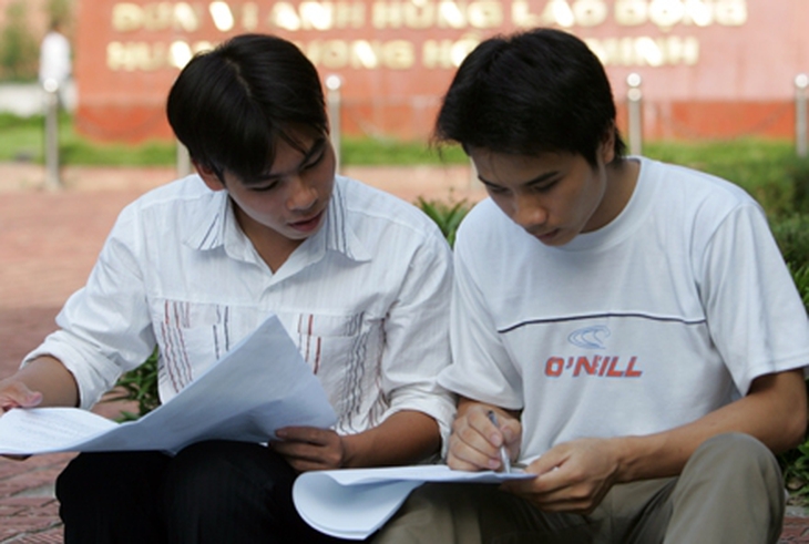 141 trường ĐH, CĐ không tổ chức thi tuyển sinh năm 2012