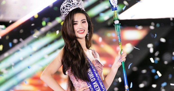Tân Miss World Vietnam Huỳnh Trần Ý Nhi ứng xử thông minh, học vấn đáng nể
