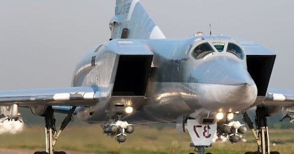 Máy bay ném bom Nga tập trung bất thường