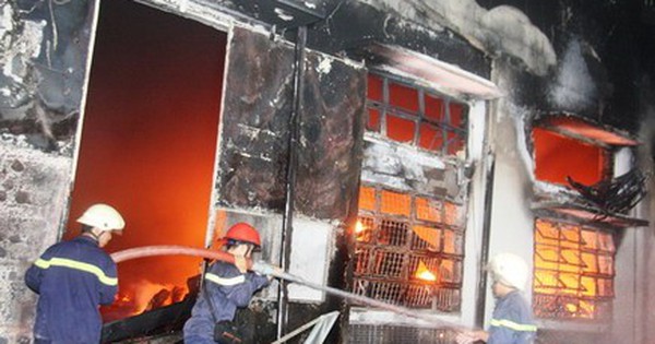 Hàng trăm cảnh sát dập đám cháy lớn ở Cty VietNam Samho