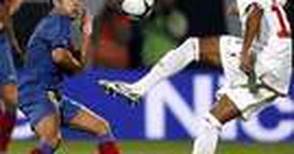 Juventus và Barca hoàn tất thủ tục dự Champions League